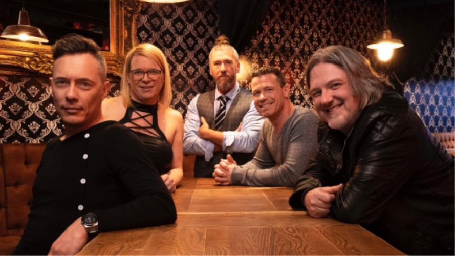 À l'aube de Noël, ce canot maudit reprend la route avec Noir Silence ...